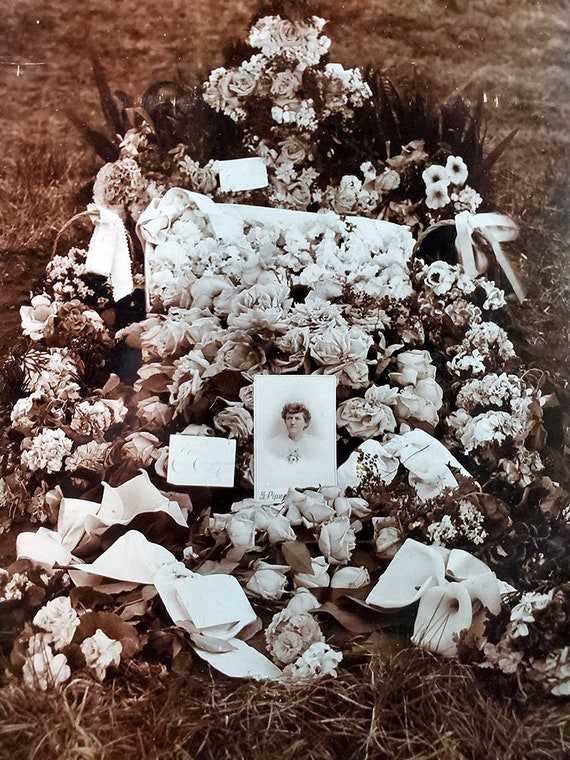 Mourning Grave