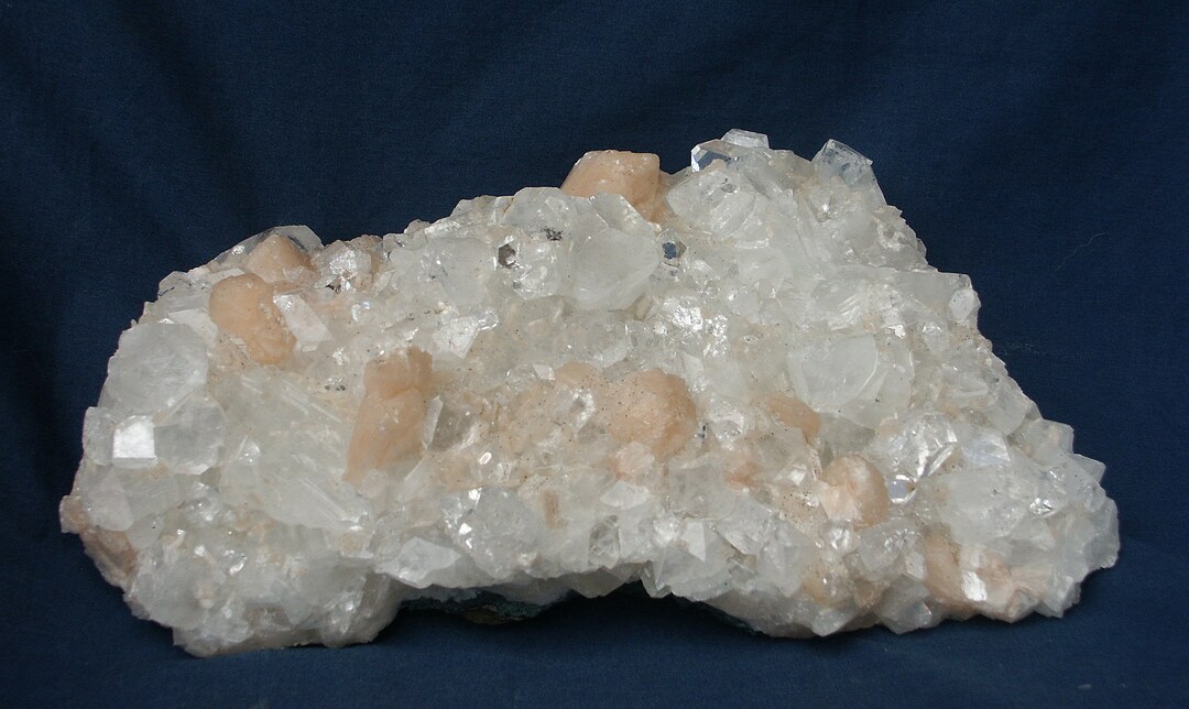 5.5 Stilbite on Apophyllite Crystal Geode, 8.10.22 - Etsy