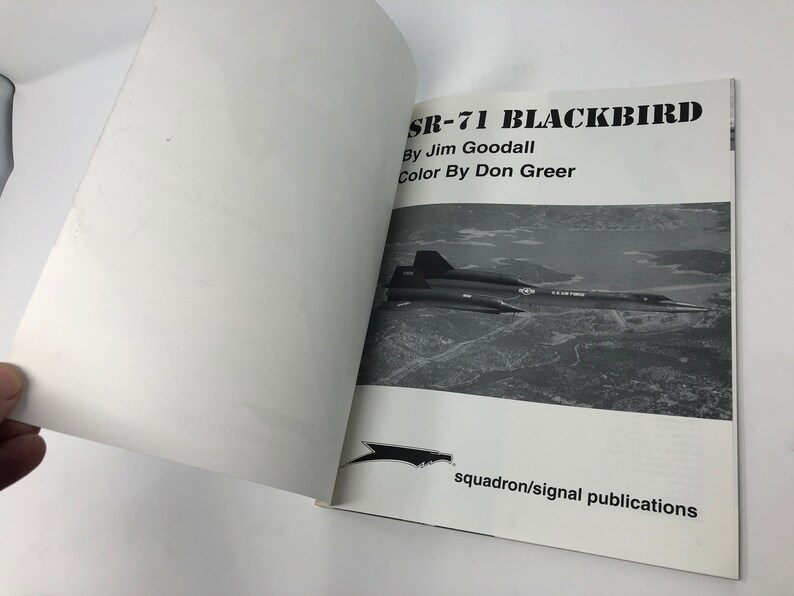 SR-71 Blackbird - Specials Series (6067) by James Goodall PB Paperback ...