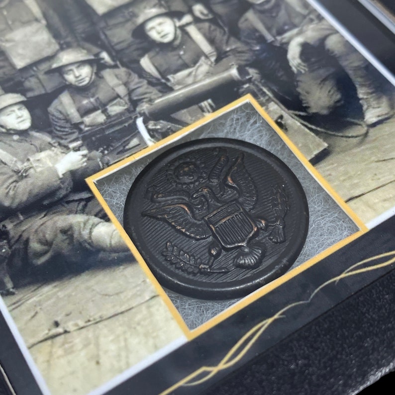WWI A.E.F. Uniform Button - 1918 U.S. Soldier - History Display Case (C ...