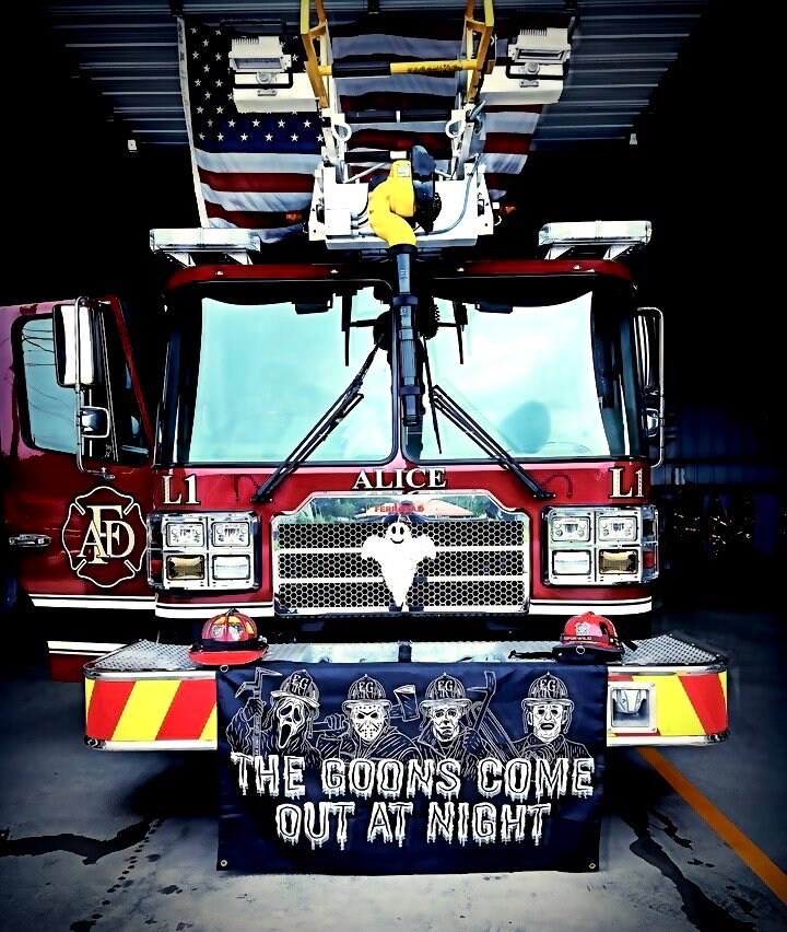 Flag 3x5 the Goons Come Out at Night - Etsy