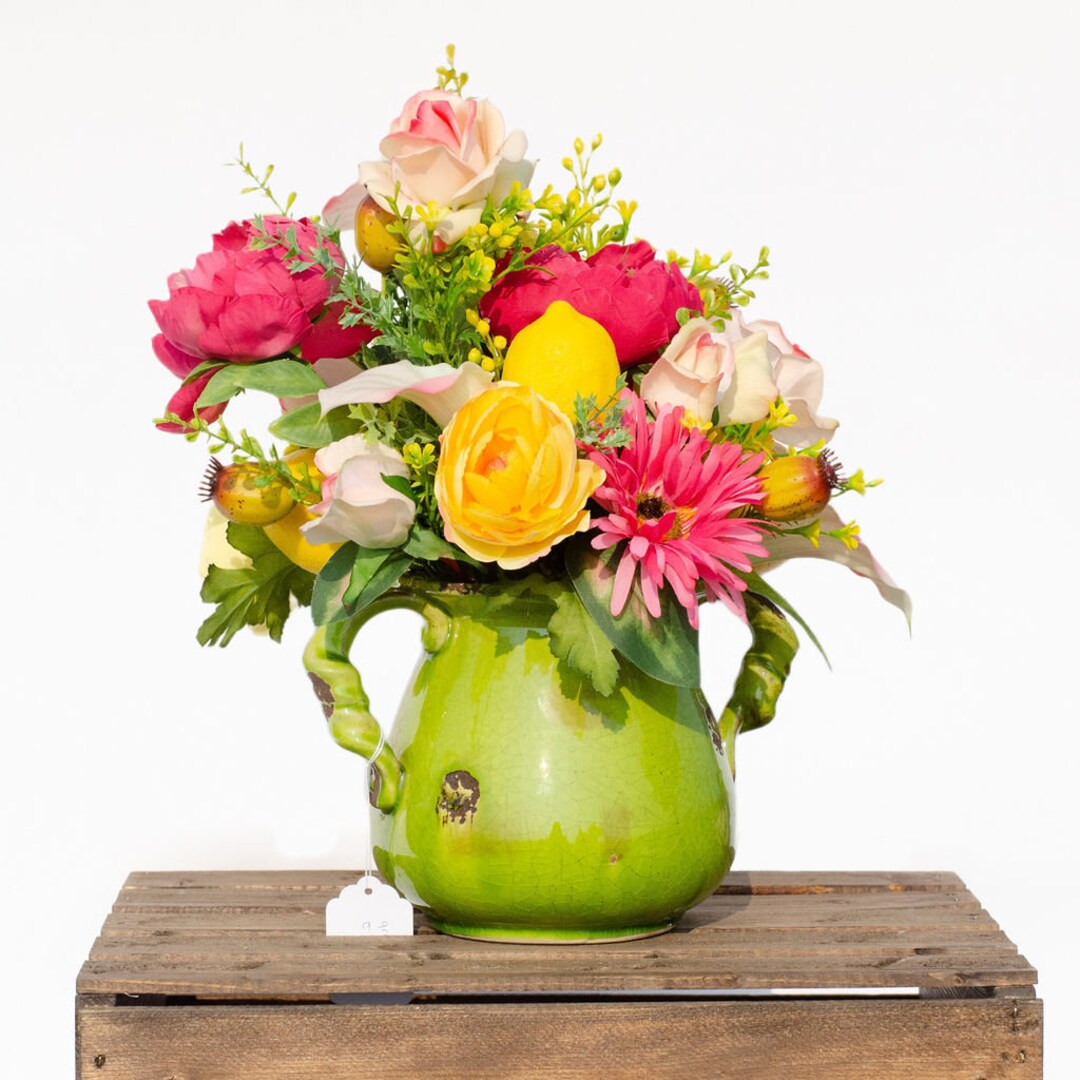 Spring/summer Centerpiece, Table Top Floral Arrangement, Garden Style ...