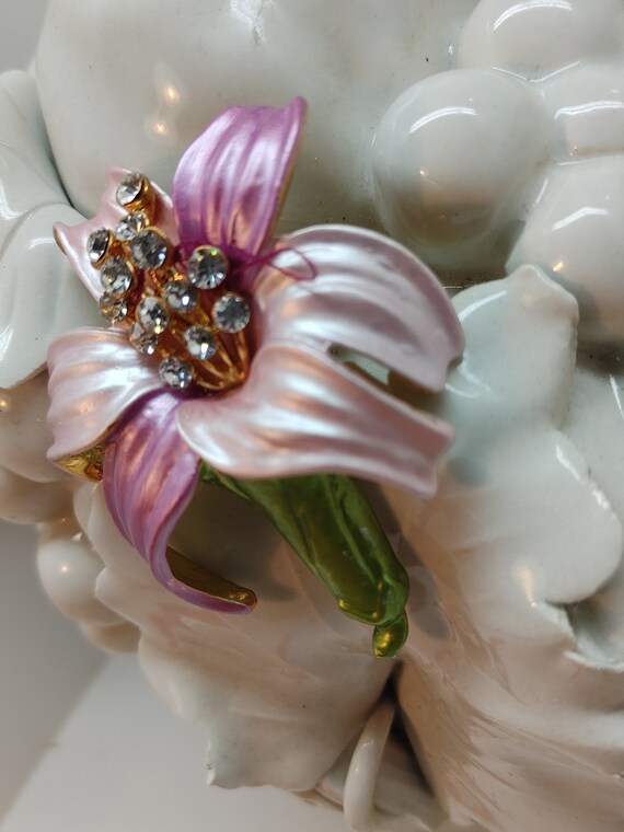 Large Vintage Lily Flower Pink and Rhinestone Pin Bro… - Gem