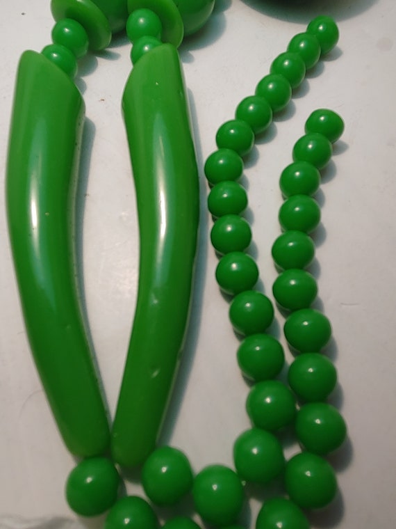 Chunky Mod Mid Century Heavy Beaded Necklace - Gem