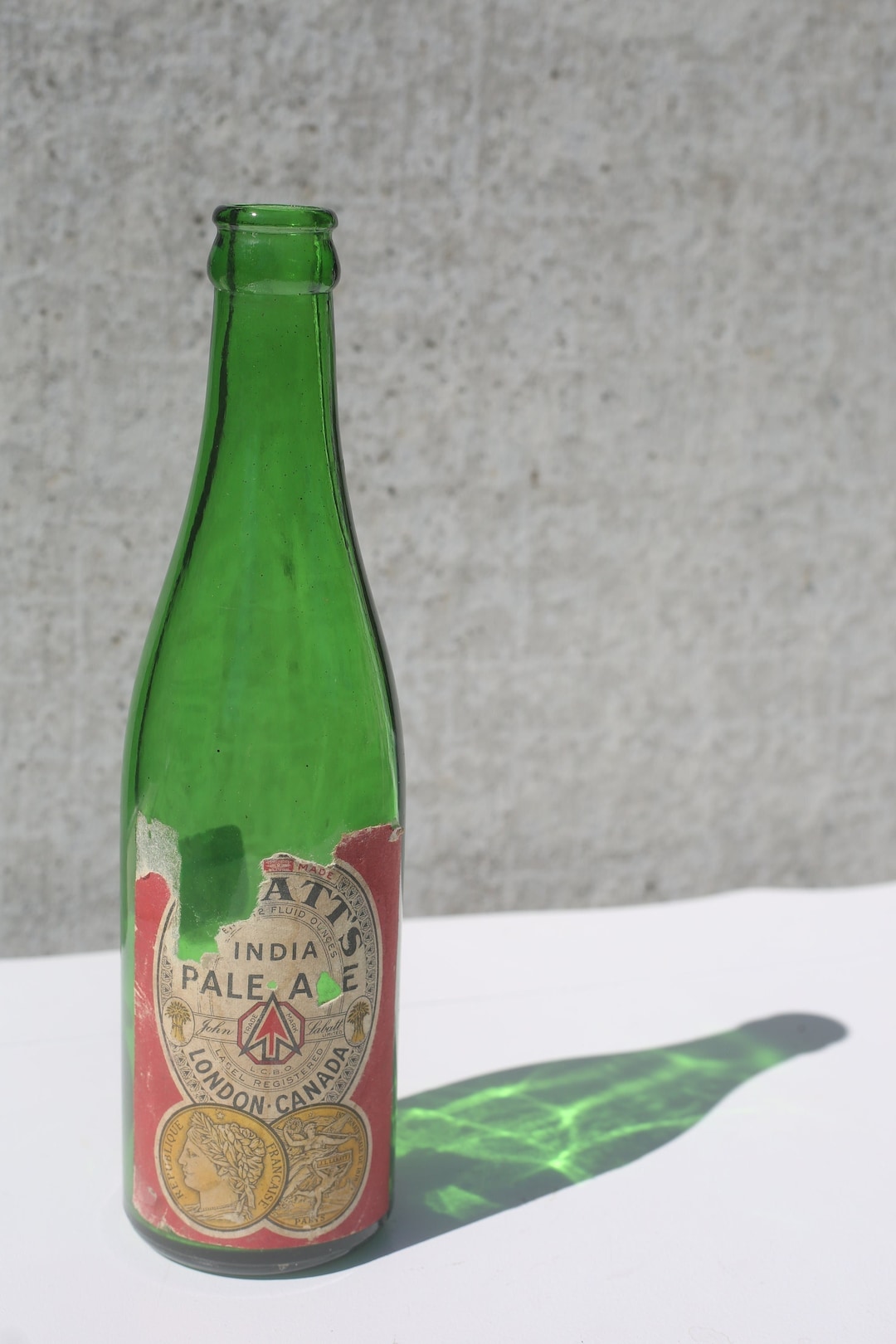 Vintage 40s Labatt's Beer Bottle Bar Man Cave Deco India Pale Ale Green ...