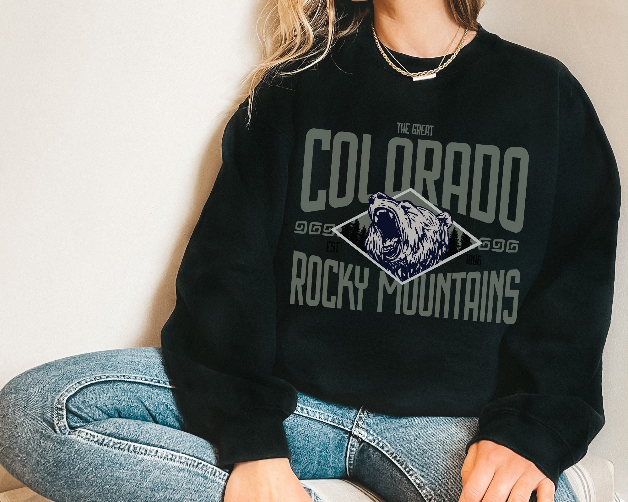 Vintage Colorado Rocky Mountains Grizzly Bear Crew Neck Sweatshirt ...