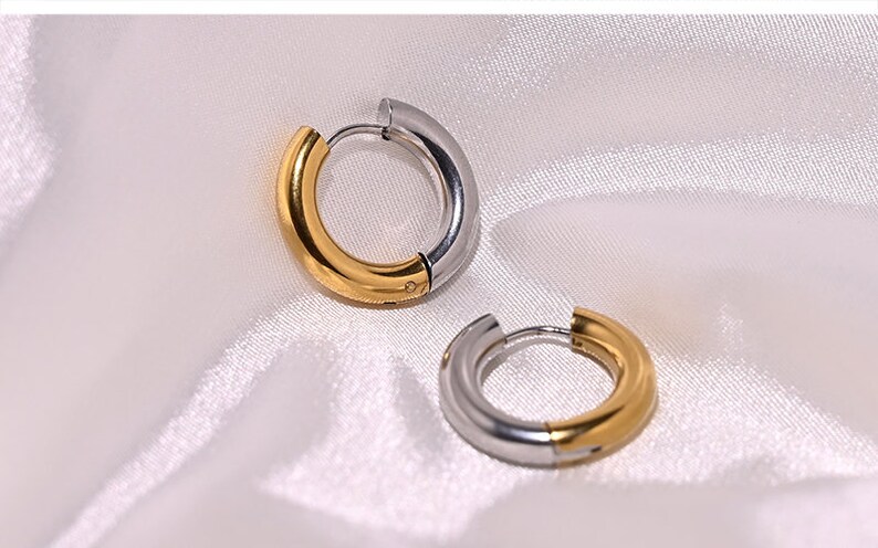 Simple Hinge Hoops in Gold and Silver / Fashion Earrings / - Etsy