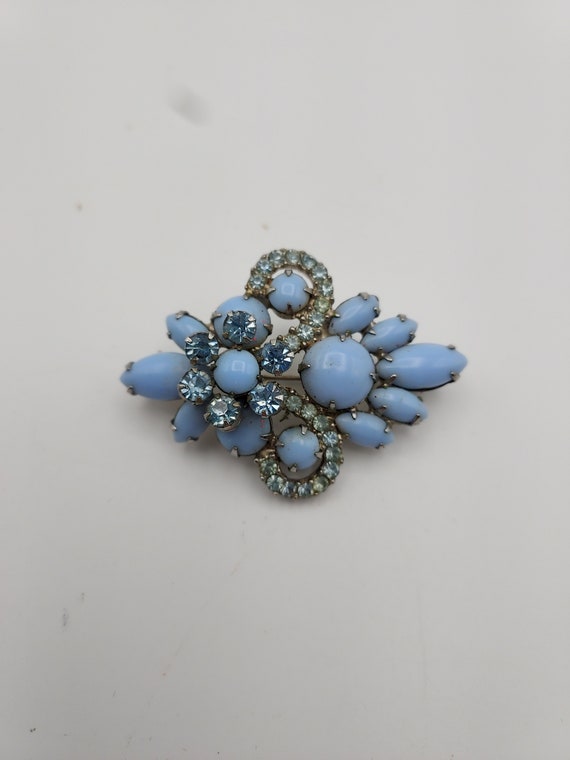 **vintage powder blue with - Gem