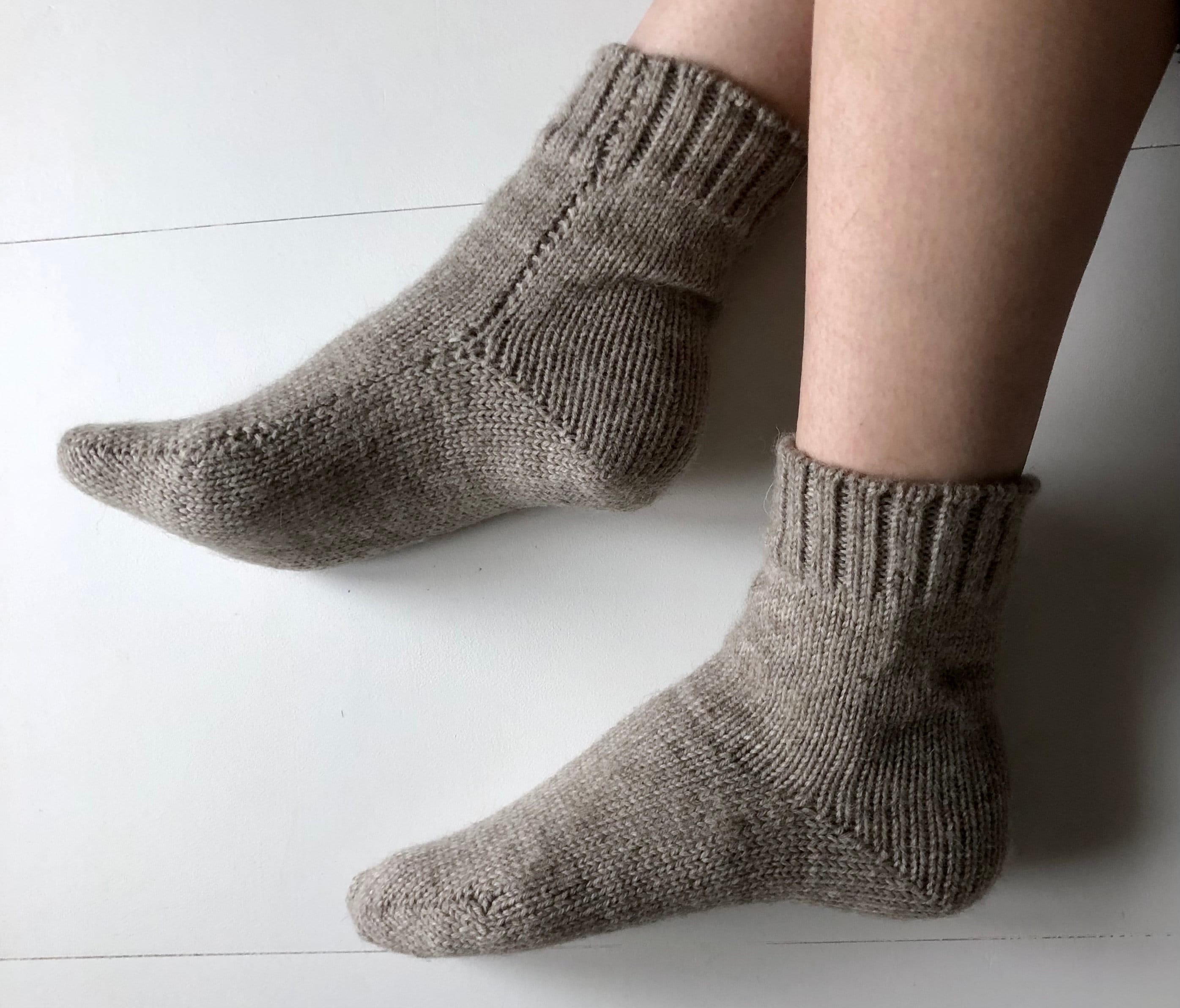 Socks on a Single Bed Knitting Machine Tutorial, Sizes 38,40,43 Mid ...
