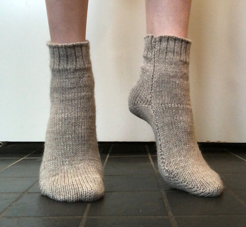 Socks on a Single Bed Knitting Machine Tutorial, Sizes 38,40,43 Mid ...