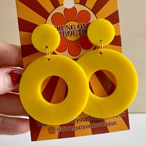 Retro 60s Inspired Mod Acrylic Donut Ring Hoop Earrings - Vintage Style ...