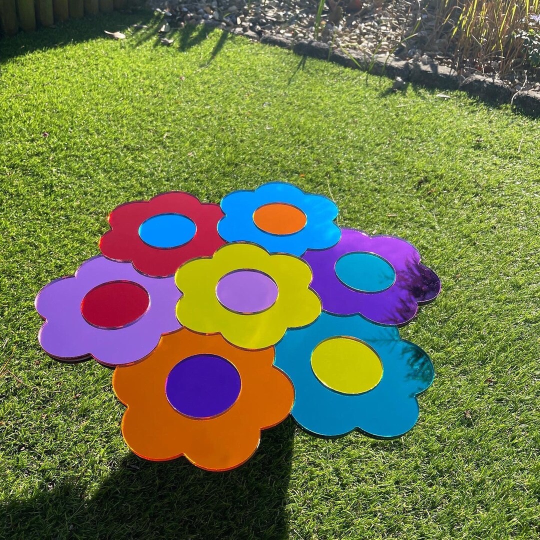 RAINBOW DAISY MIRROR - Retro Coloured Acrylic Mirror Wall Hanging - 60s ...