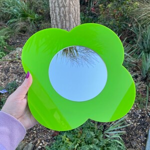 RETRO 60s/70s FLOWER MIRROR - Groovy Acrylic Dottie Daisy Wall Decor ...