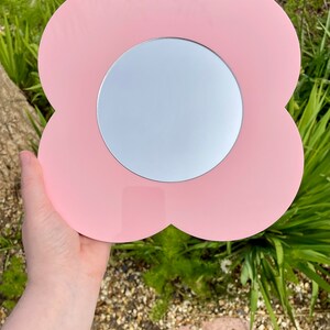 RETRO 60s/70s FLOWER MIRROR - Groovy Acrylic Dottie Daisy Wall Decor ...