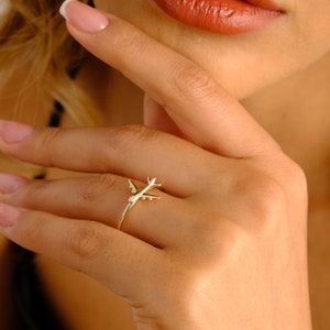 14K Gold Airplane Ring, Aviation Gold Band Ring, Pilot Gift, Travel Ring, Minimal Flight ...