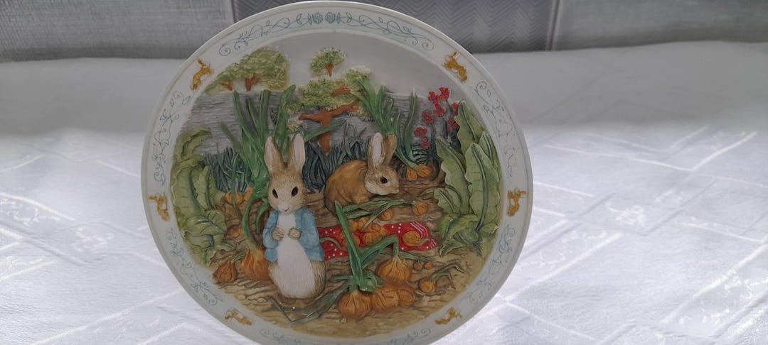 Peter Rabbit, Musical Plate, "a Pocket Full of Onions" - Etsy