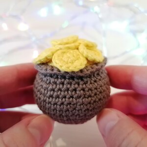 Crochet PATTERNS St Patricks Day: Leprechaun Hat, Pot of Gold, Four ...