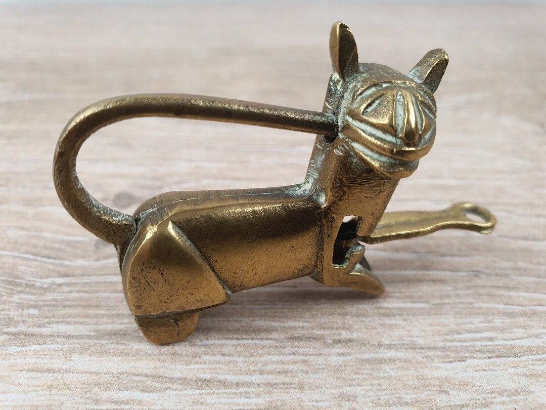 A Lovely Cat Shaped Brass Brass Shackle Cabinet Padlock With a Single ...