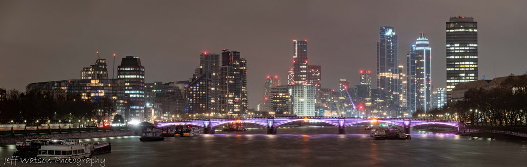 Night Time London Skyline in the Rain - Etsy