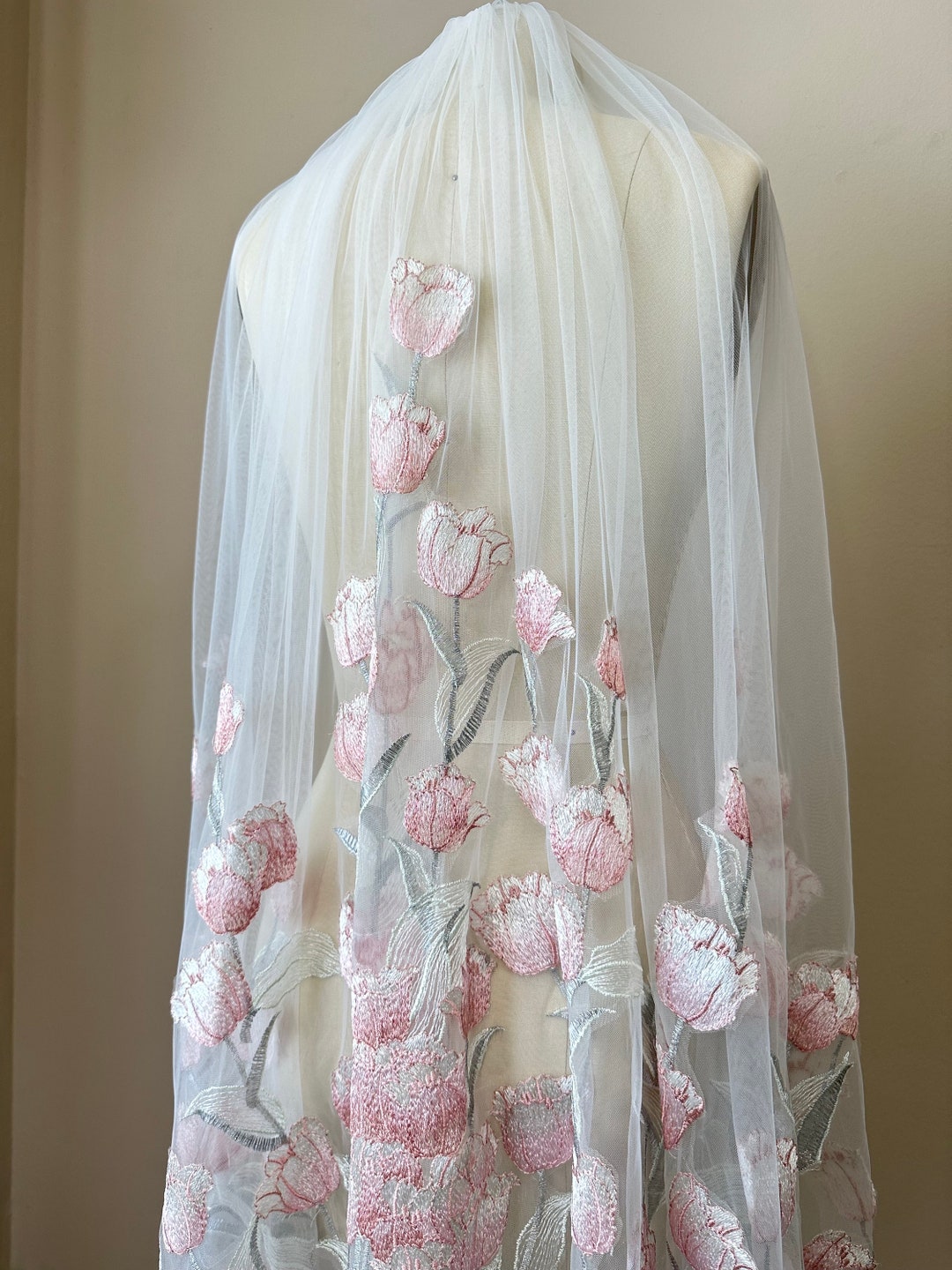 Tulip Floral Embroidery Bridal Veiltulip Veil Unique - Etsy