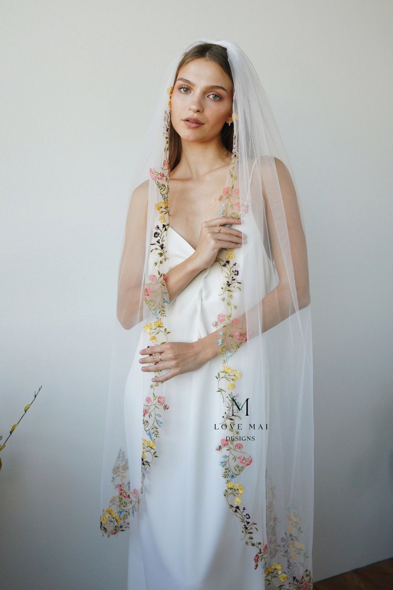 Floral Wedding Veil: Colorful Flower Embroidery, Green Veil - Etsy