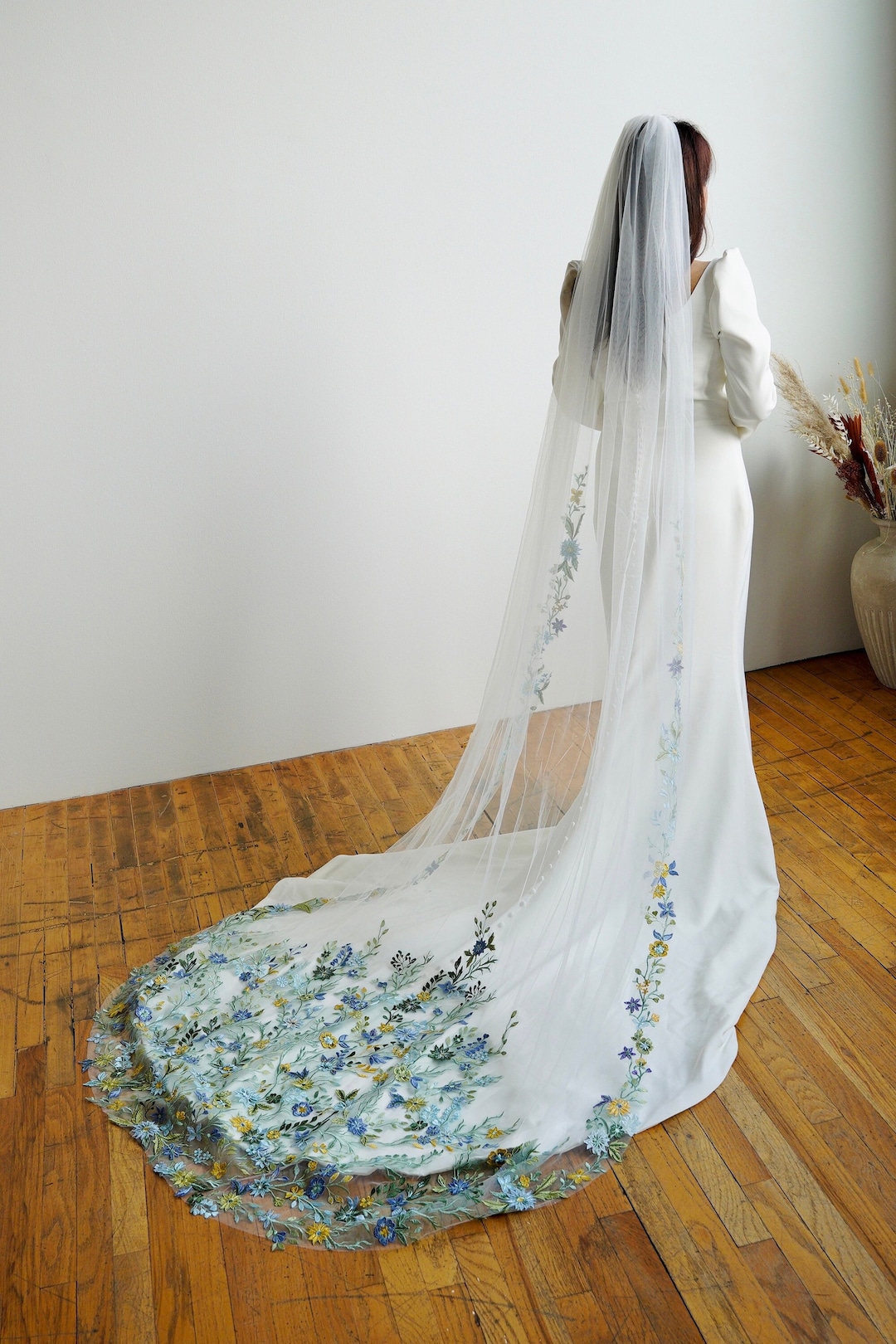 Floral Wedding Veil: Colorful Flower Lace Applique, Ivory Tulle - Etsy
