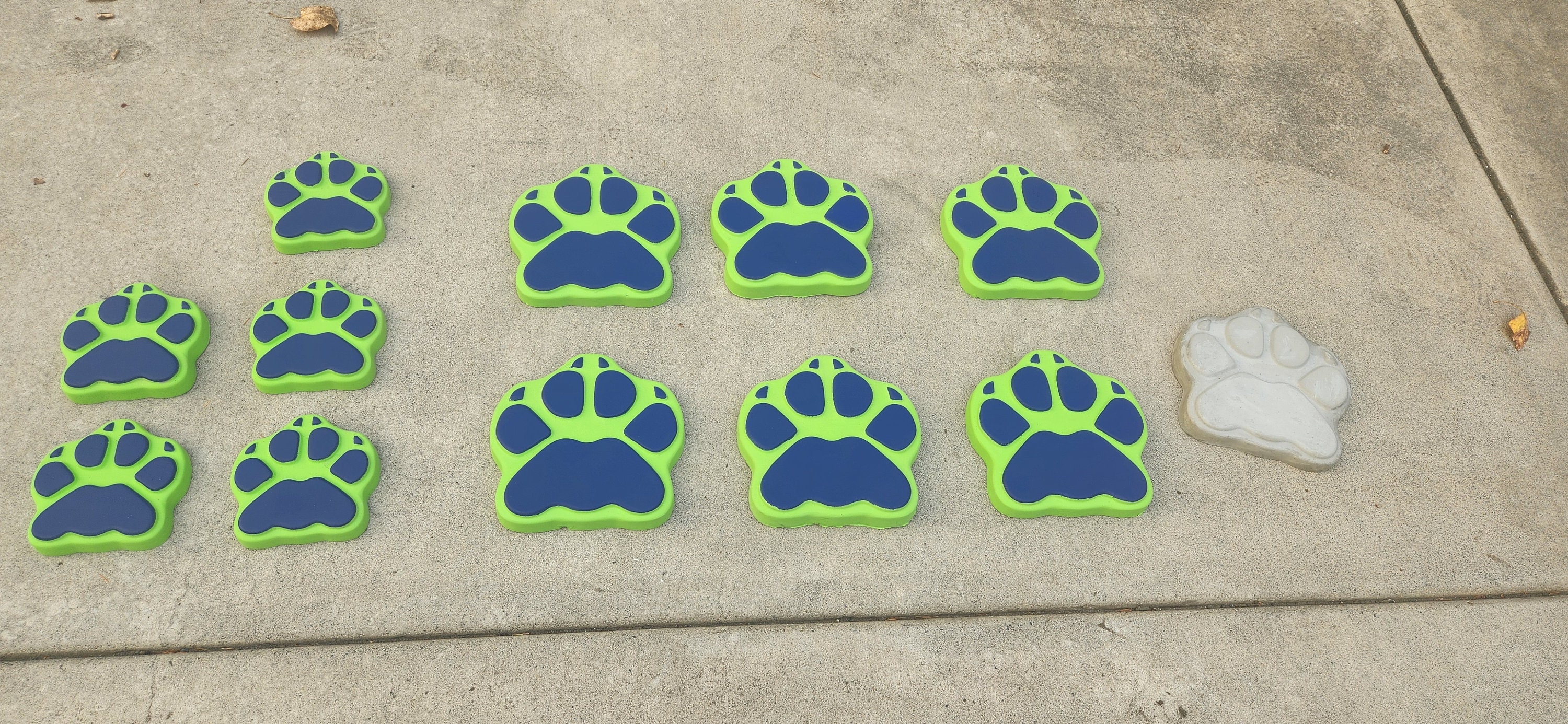 Paw Paver Small - Concrete Stepping Stone - Etsy