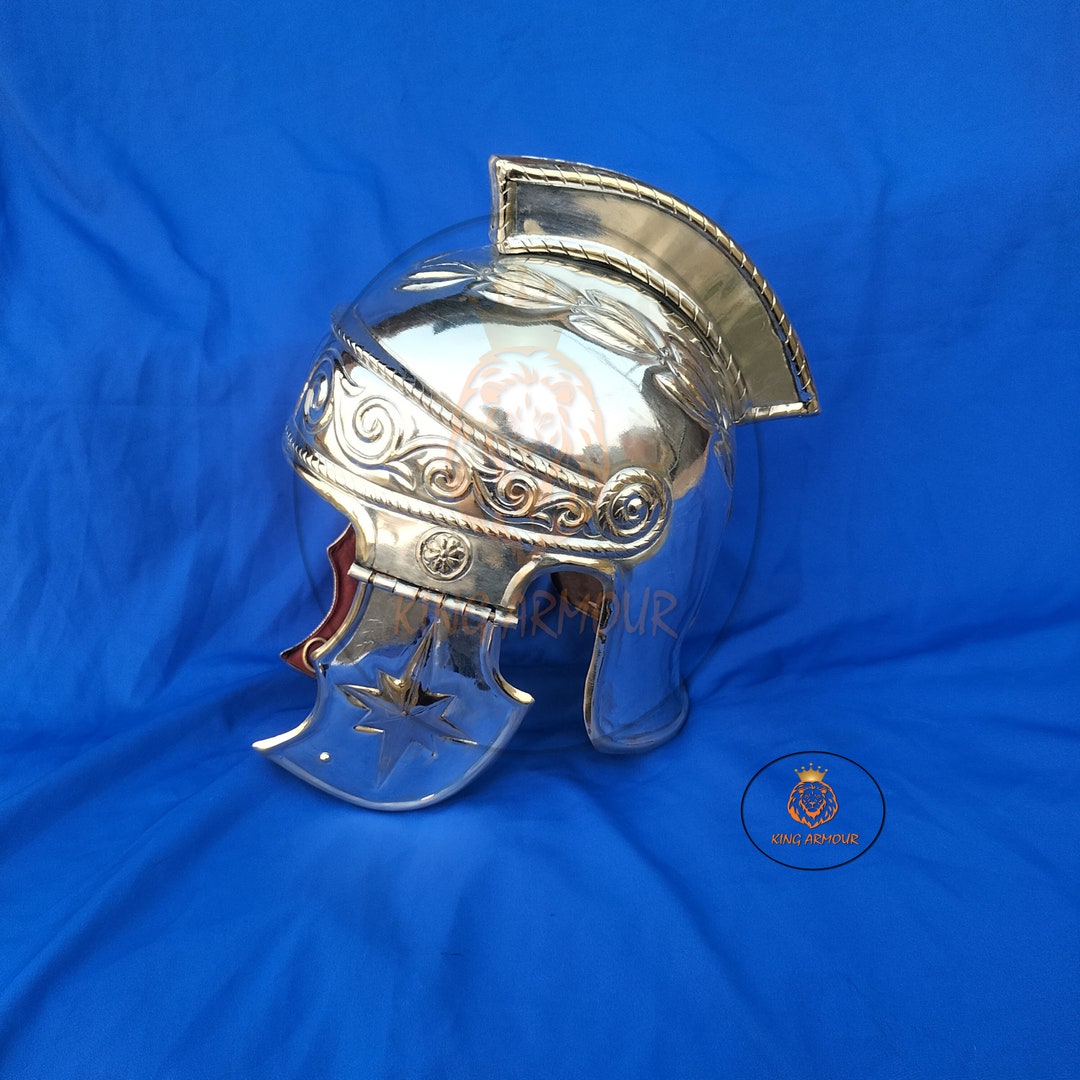 Der römische Prätoren Helm aus Messing inspiriert von den Flachreliefs ...