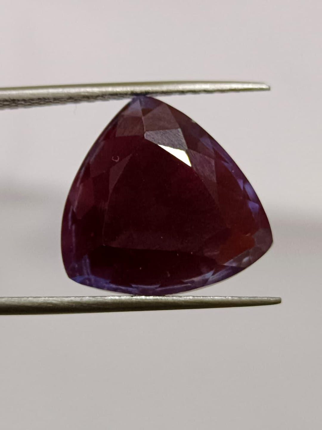 18 Ct Bi-color Pitambari Sapphire: Trillion Cut Gemstone - Etsy