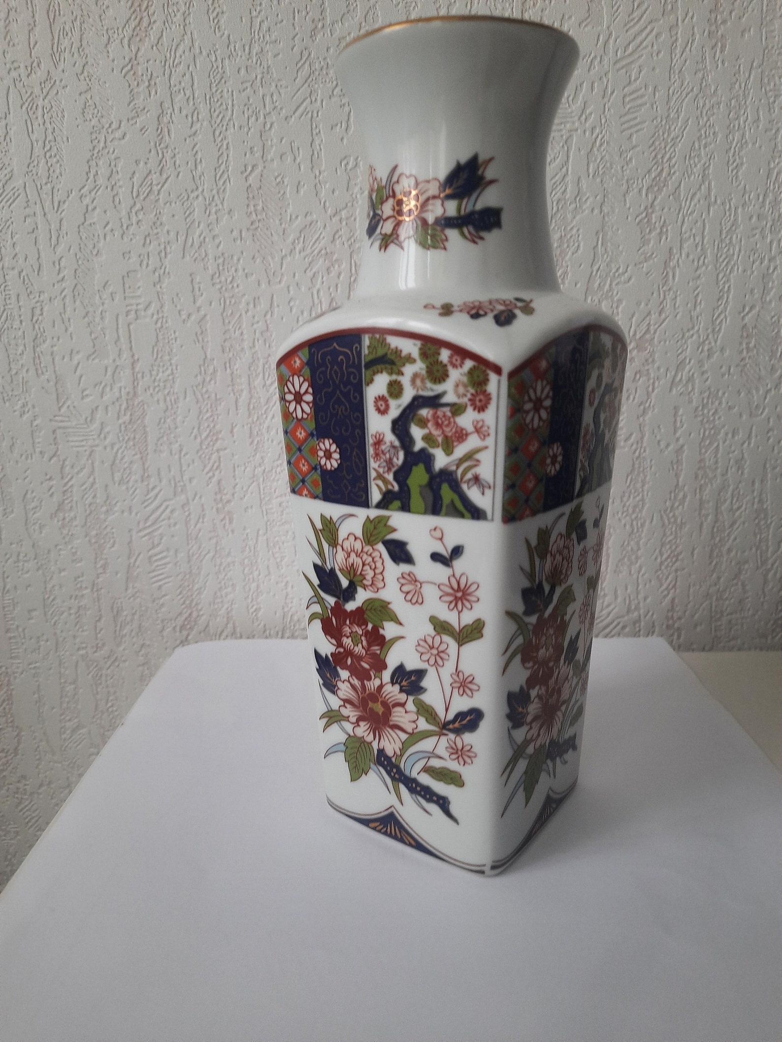 Vintage Imari Japanese Porcelain Vase, Cobalt Red Green Imari Floral ...