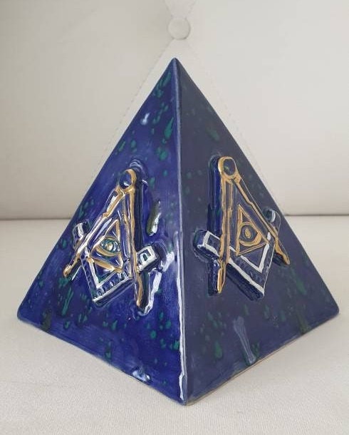 Masonic Pyramid Ceramic Symbol Seeing Eye, Miter & Compass. Freemasonry ...