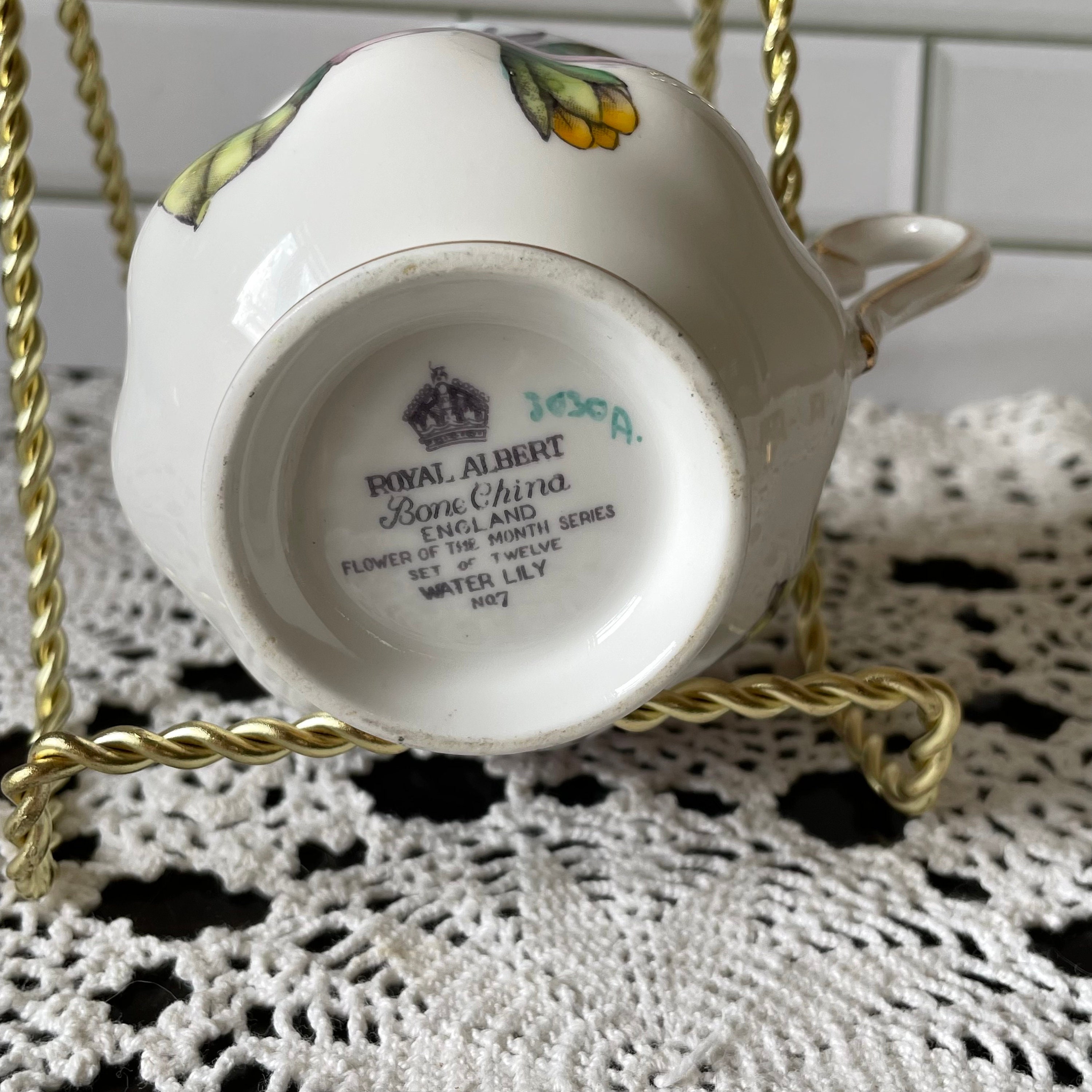 Royal Albert Flower of the Month 7 / Water Lily / 3030A / Bone China ...