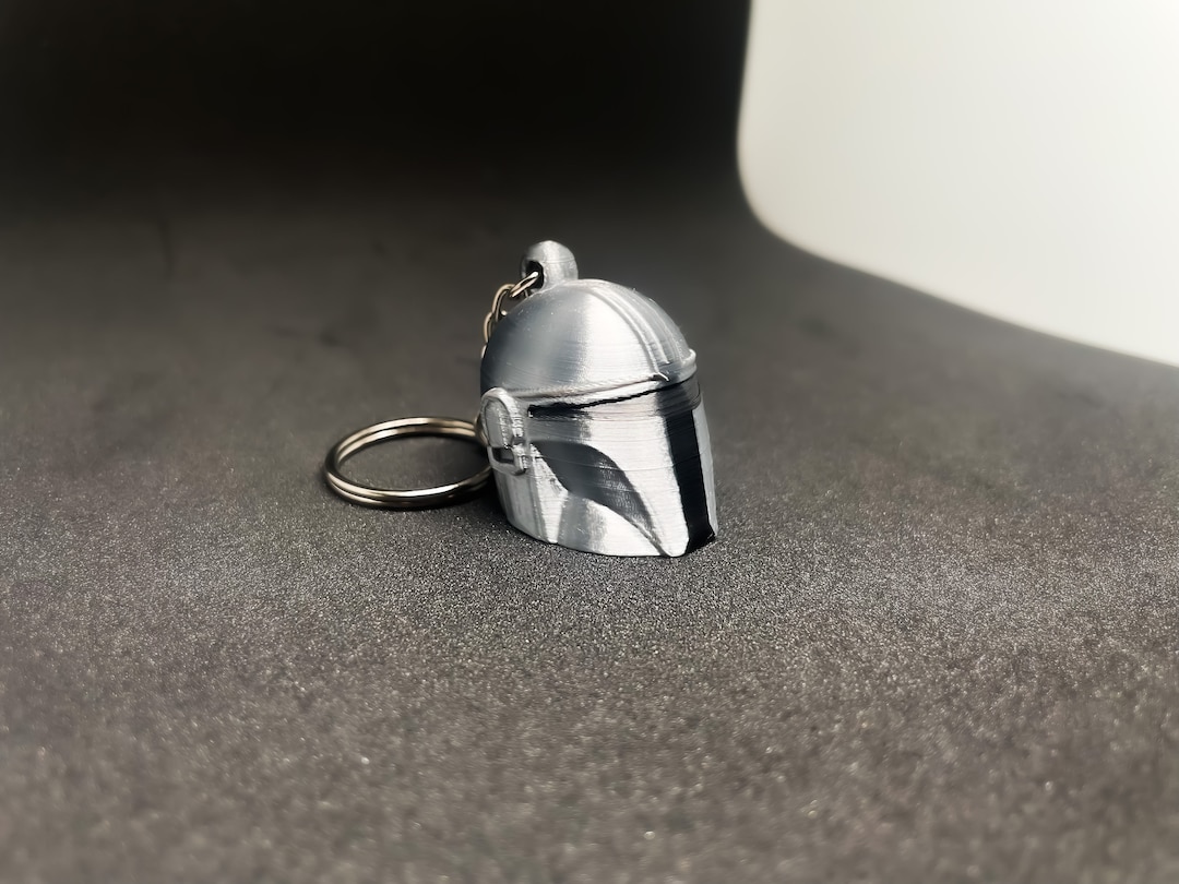 Mandalorian Helmet Keychain Mandalorian Bucket Keychain Star Wars Key ...