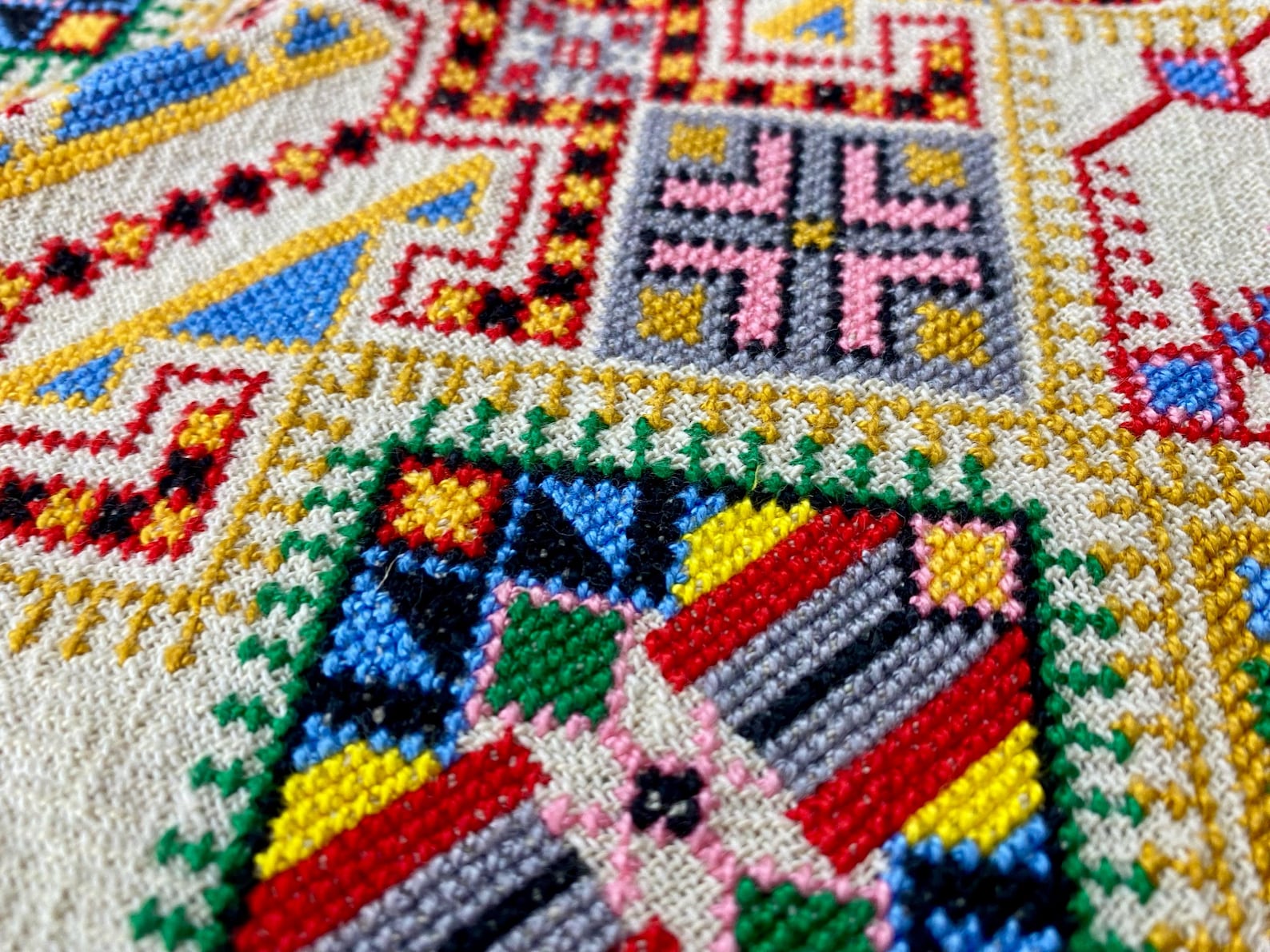 Cretan Hand Embroidery Vintage, Handmade Folk Embroidered Table Runner ...
