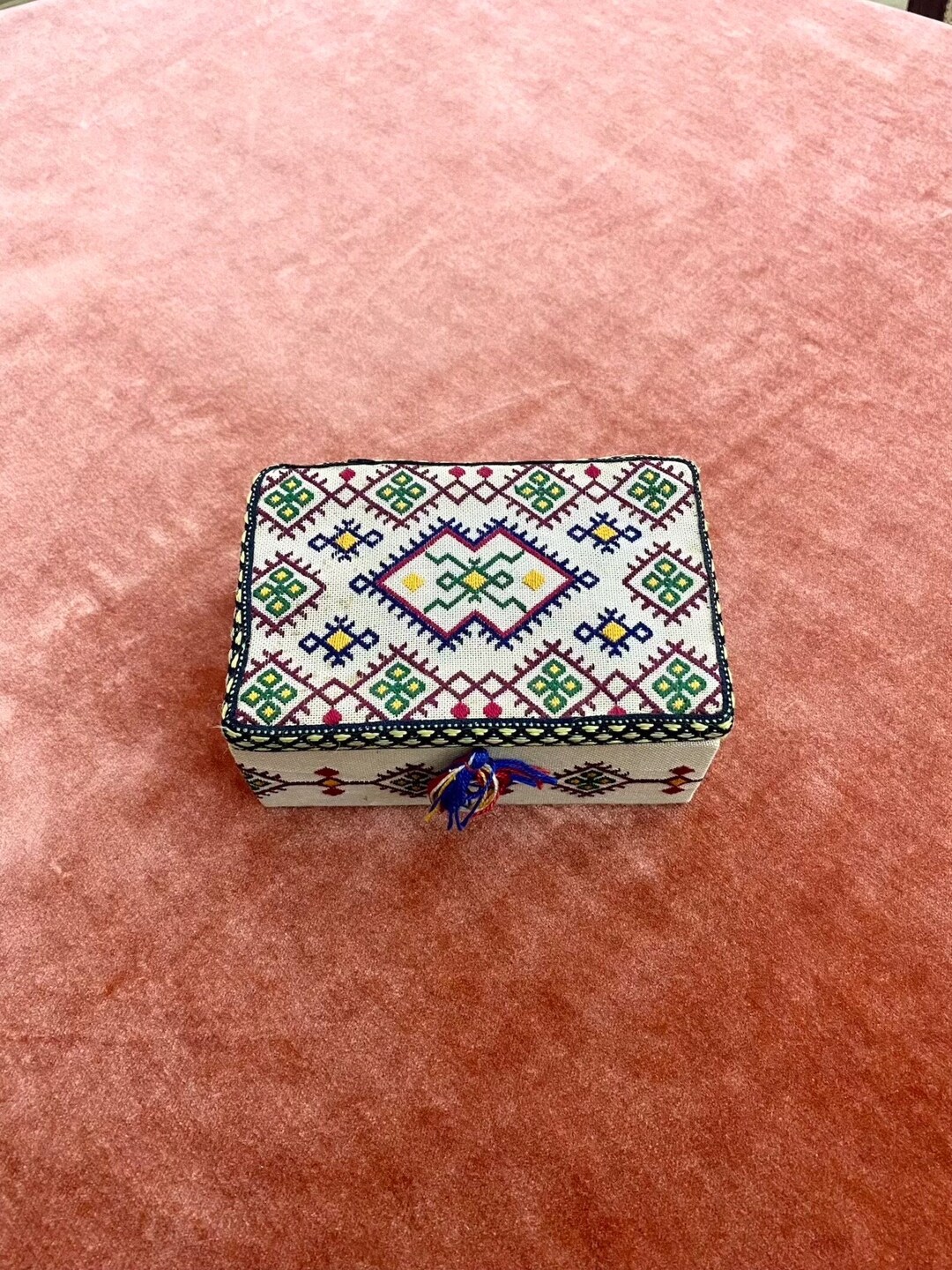 Cretan Embroidered Little Box, Vintage Handmade Ethnic Box, Pattern ...