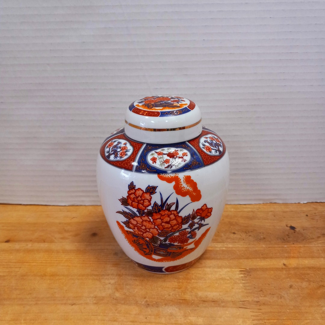Vintage Imari Ware Ginger Jar in White, Blue and Rust, Vintage ...