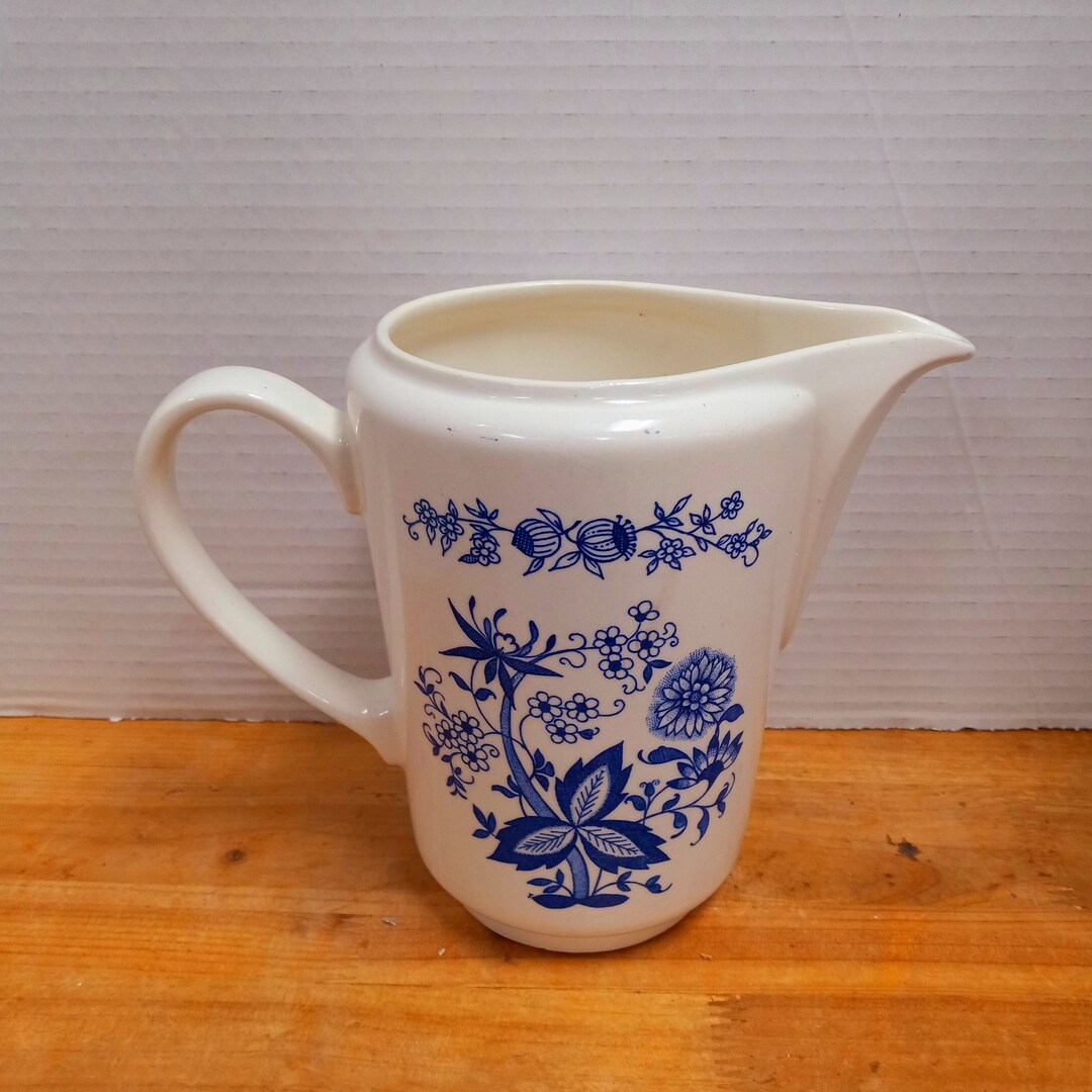 Anfora Mexico Pitcher W/t Blue Onion Pattern, Blue and White Stoneware ...