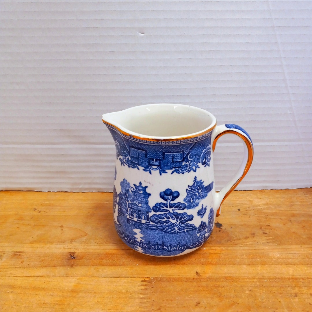 Vintage Blue Willow Pitcher by Arklow Classics Ireland, Blue Willow Jug ...