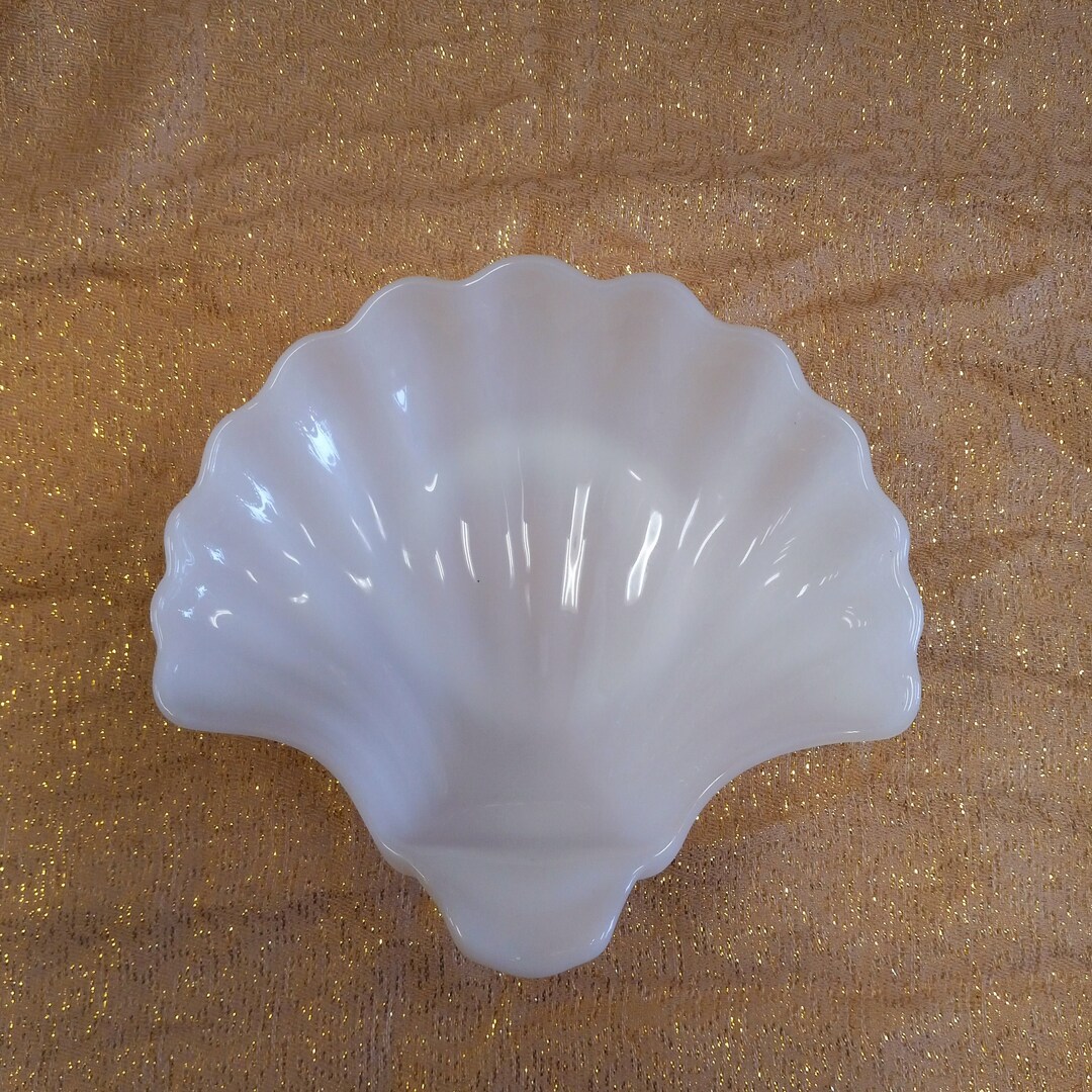 Milk Glass Shell Dish, Milk Glass Jewelry Tray, Shell Jewelry Tray ...
