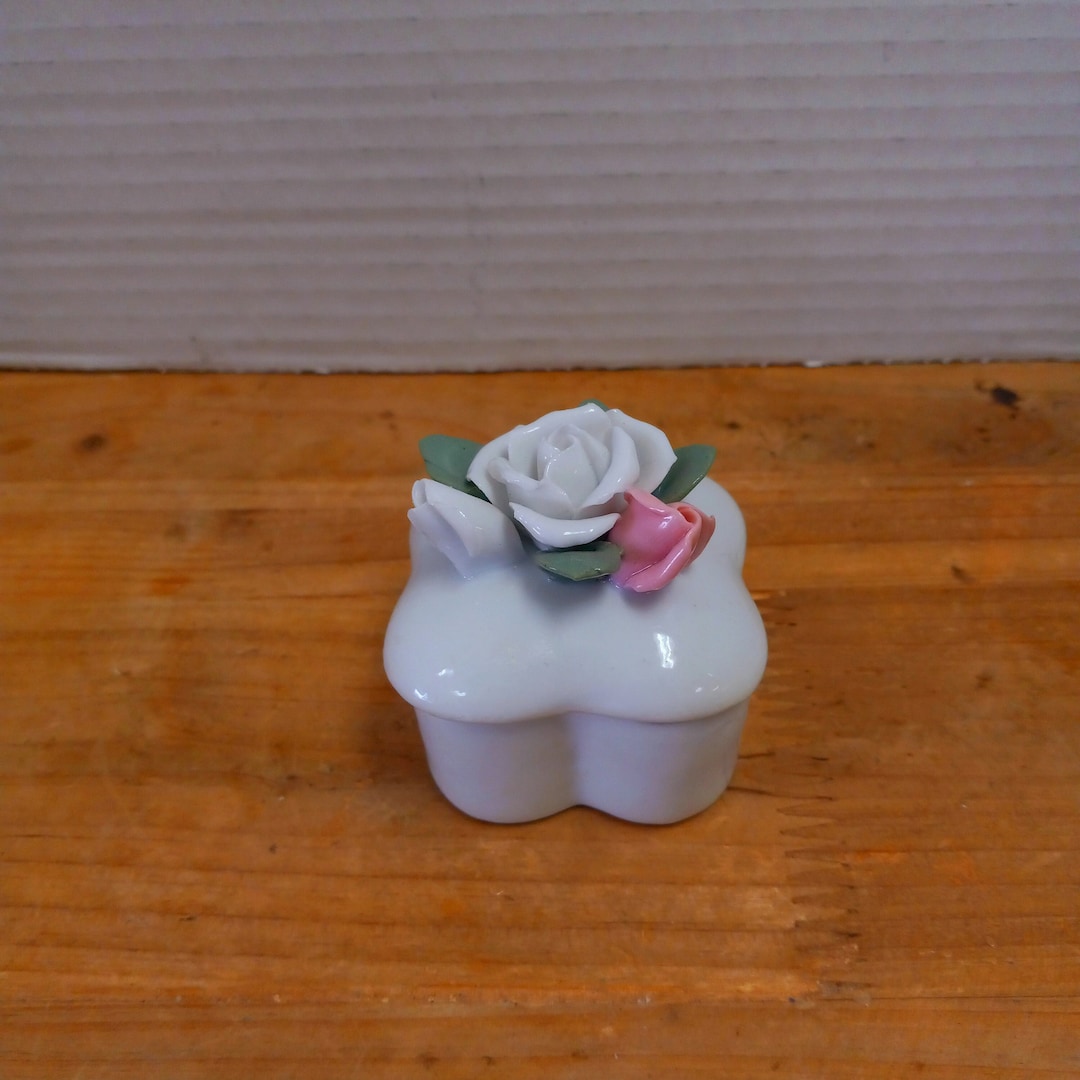 Capodimonte Style Pill Box With Roses, Porcelain Mini Trinket Box With ...