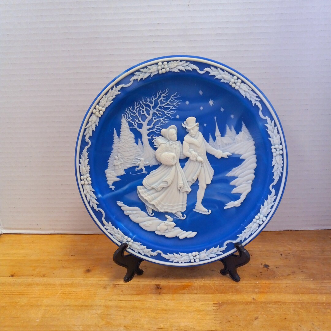 Vintage Incolay Plate Christmas Scene, 1991 Bradex Incolay Cameo Plaste ...