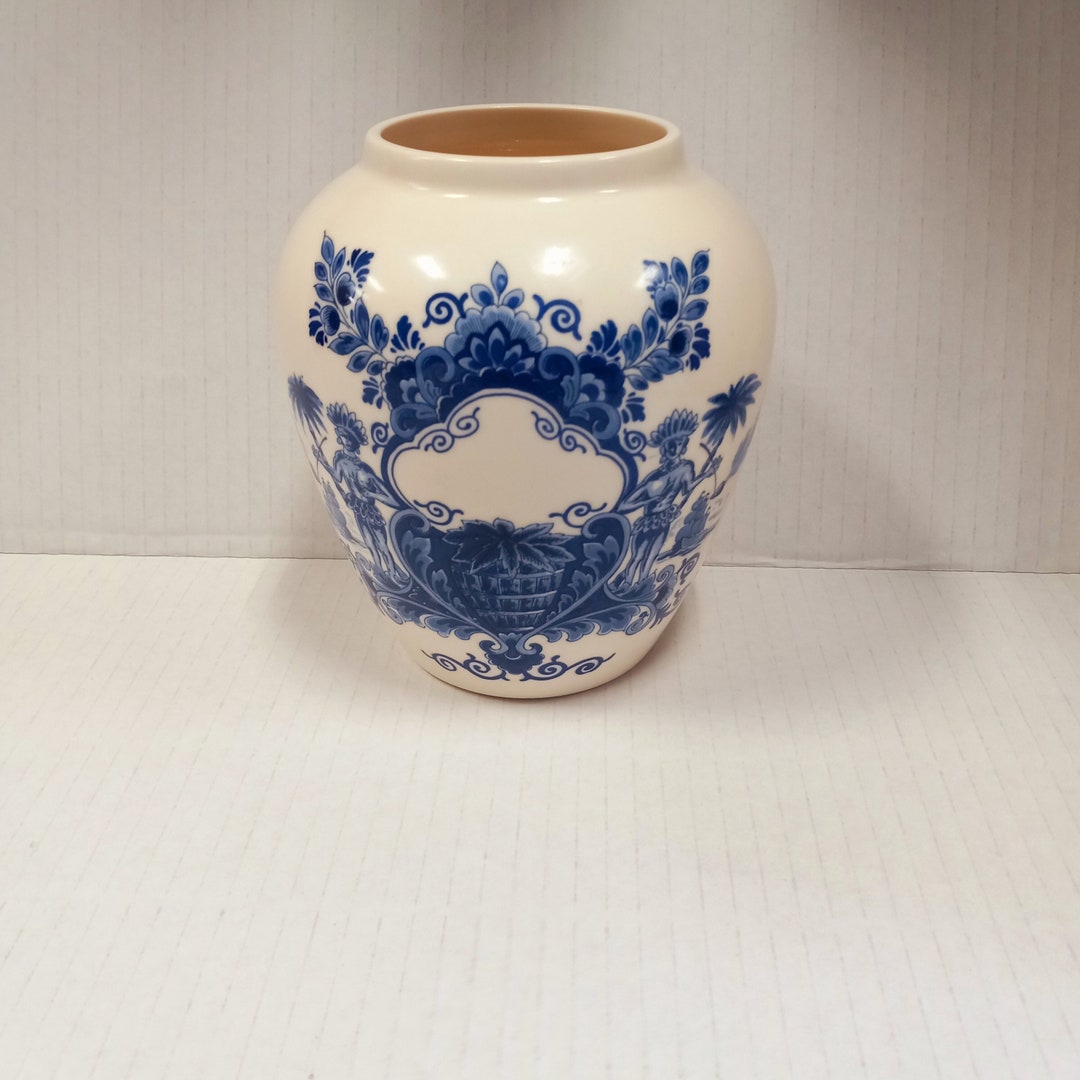 Blue and White Vase With Caribbean Scene, Blue and White Vase, Exotic ...