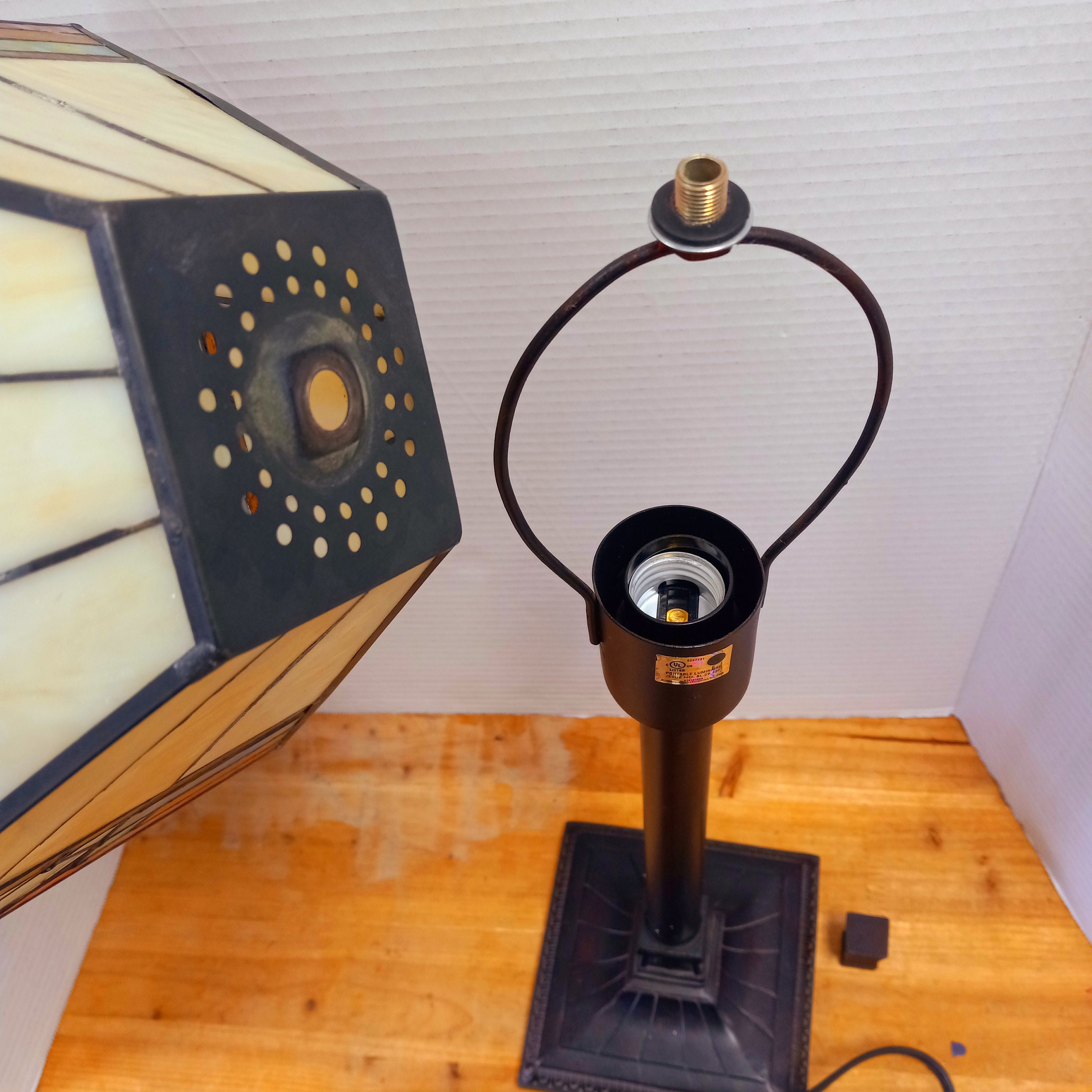 Tiffany Style Lamp Wt Mission Style Shade 23 Tall Stained Glass Lamp Mission Style Beige And