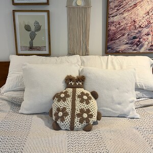 Crochet Ladybug Throw Pillow Pattern - Etsy