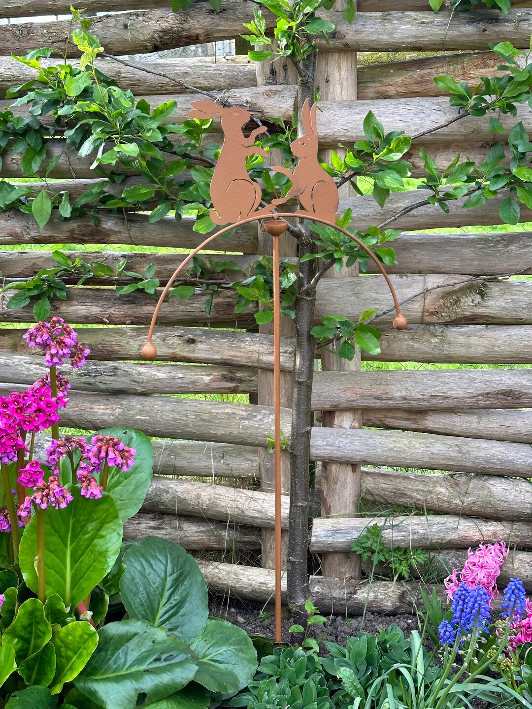 Boxing Hares Balancer Stake Stick, Cast Iron Metal Garden Outdoor ...