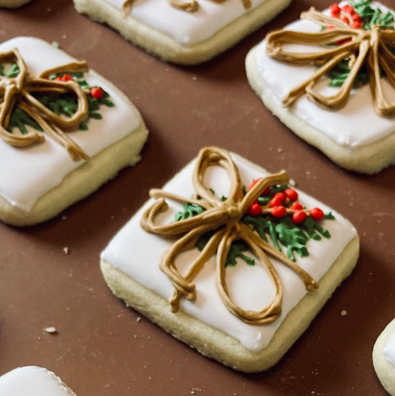 White Christmas Present Decorated Sugar Cookie - Etsy