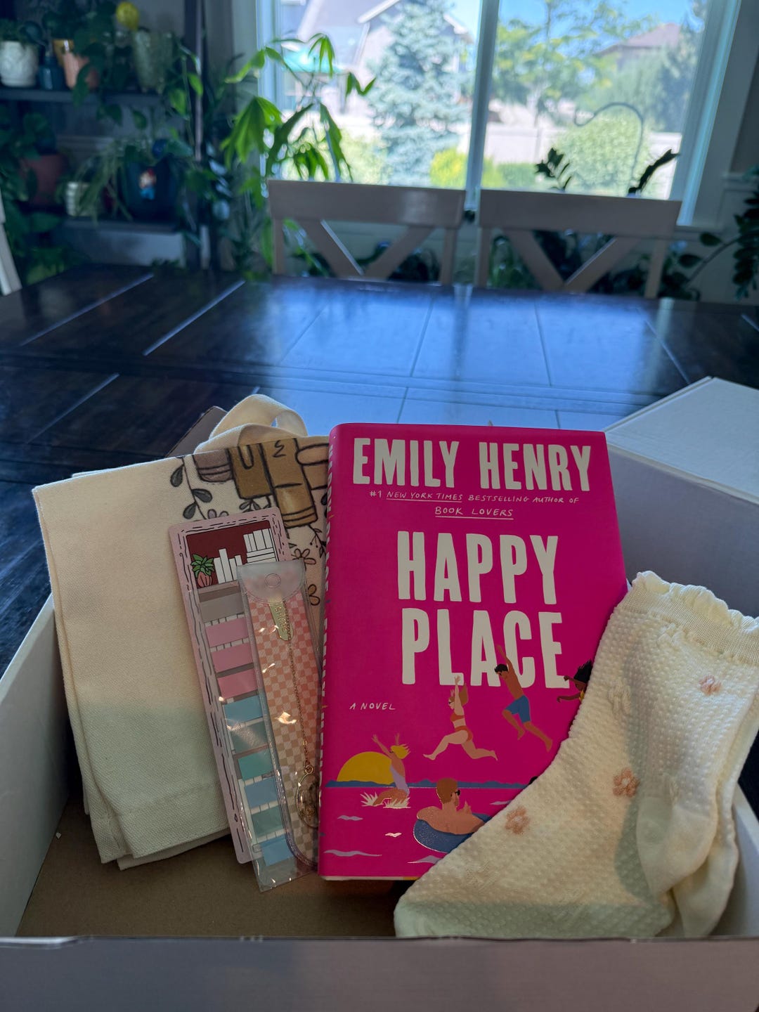 Summer Romance Book Box - Happy Place - Etsy