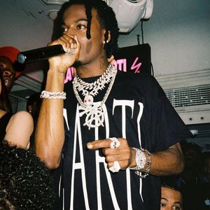 Playboi Carti T-shirt Big Font V as Seen on Carti - Etsy