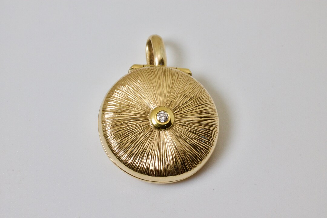 Gold Locket, Amulet Gau Pendant - Etsy