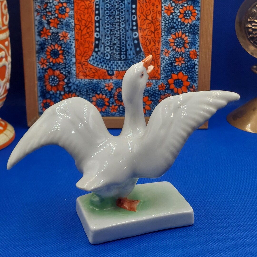 VINTAGE HEREND GOOSE- Porcelain Goose Figurine- Hungarian Herend ...